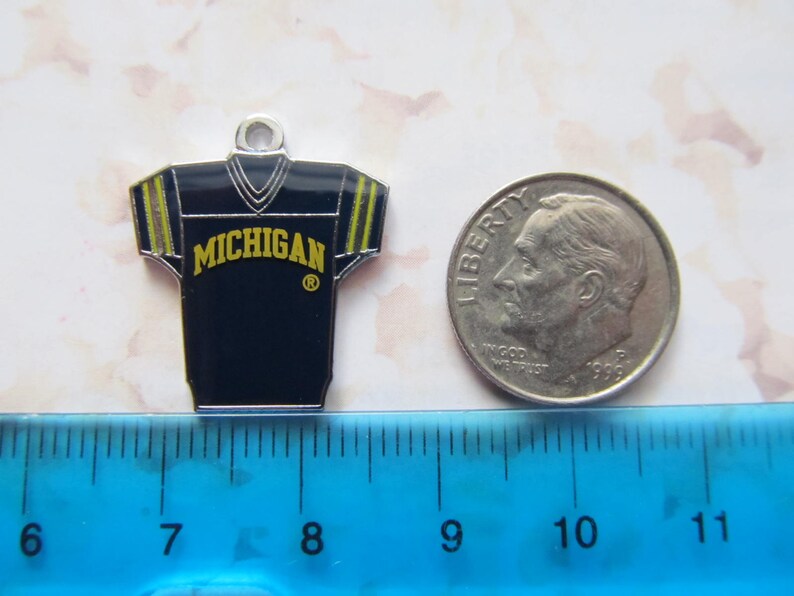 University of Michigan Wolverines Logo Dangle Charms 2pcs | Etsy