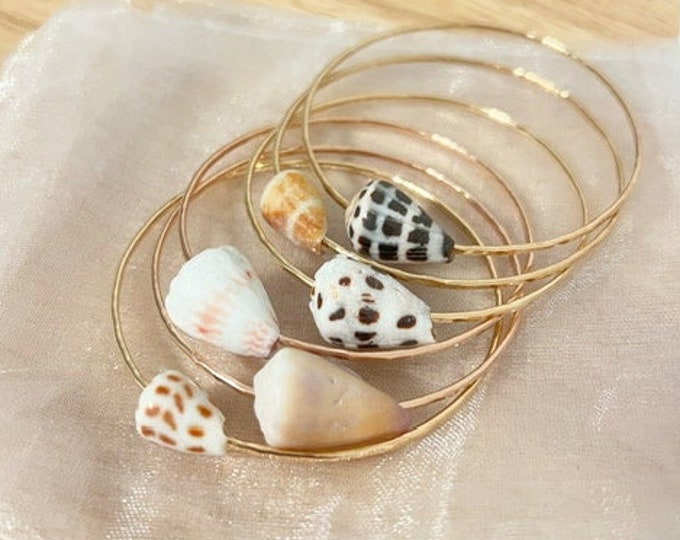 Hawaiian Shell Bangle - Etsy