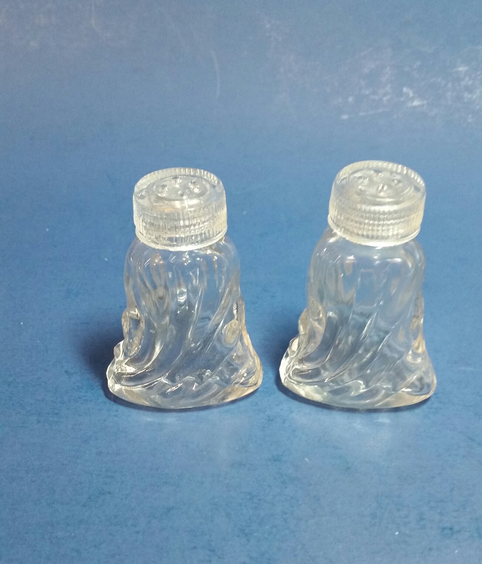 Mini Swirl Glass Salt and Pepper Shaker Set / Vintage Mini - Etsy