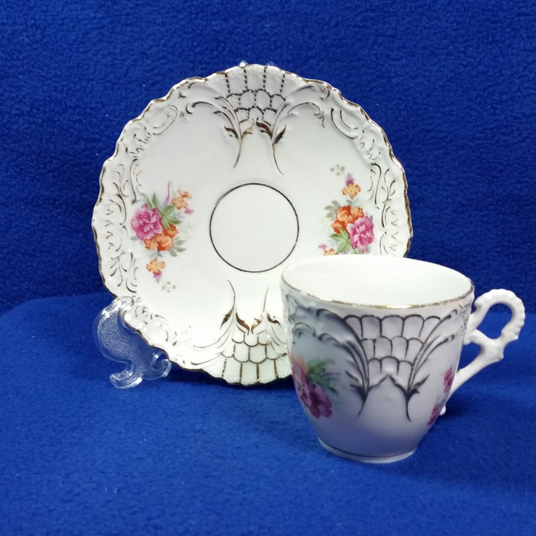 Vintage Floral and Gold Demitasse Cup & Saucer Set / Unmarked Demitasse ...