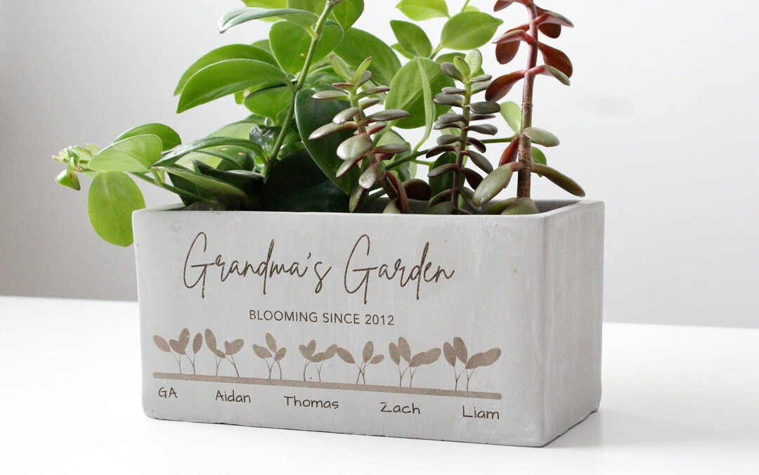 Custom Grandma's Grandpa Garden Planter Box Gift | Personalized ...