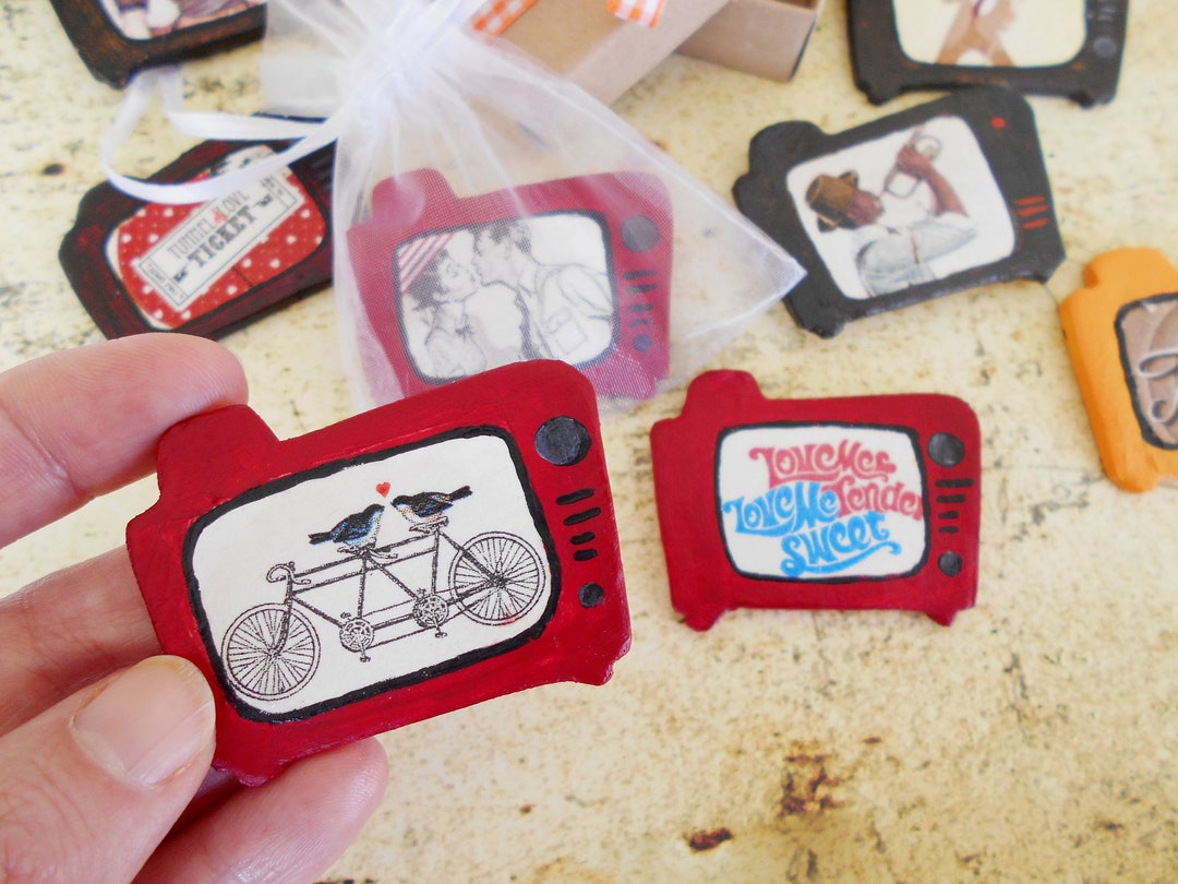 Retro TV Fridge Magnets, Custom Clay Television, Party Favors - Etsy