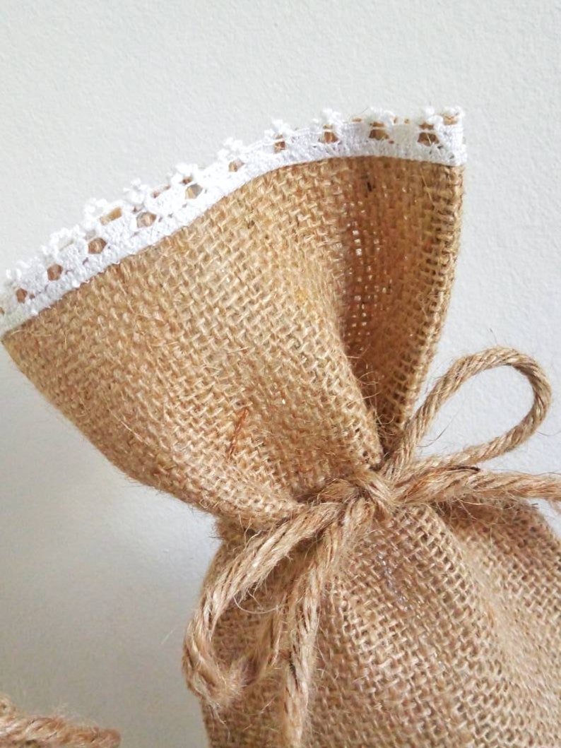 Julap Wine Gift Bag, Hessian Bag, Wedding Favor Bags, Julap en Lace ...