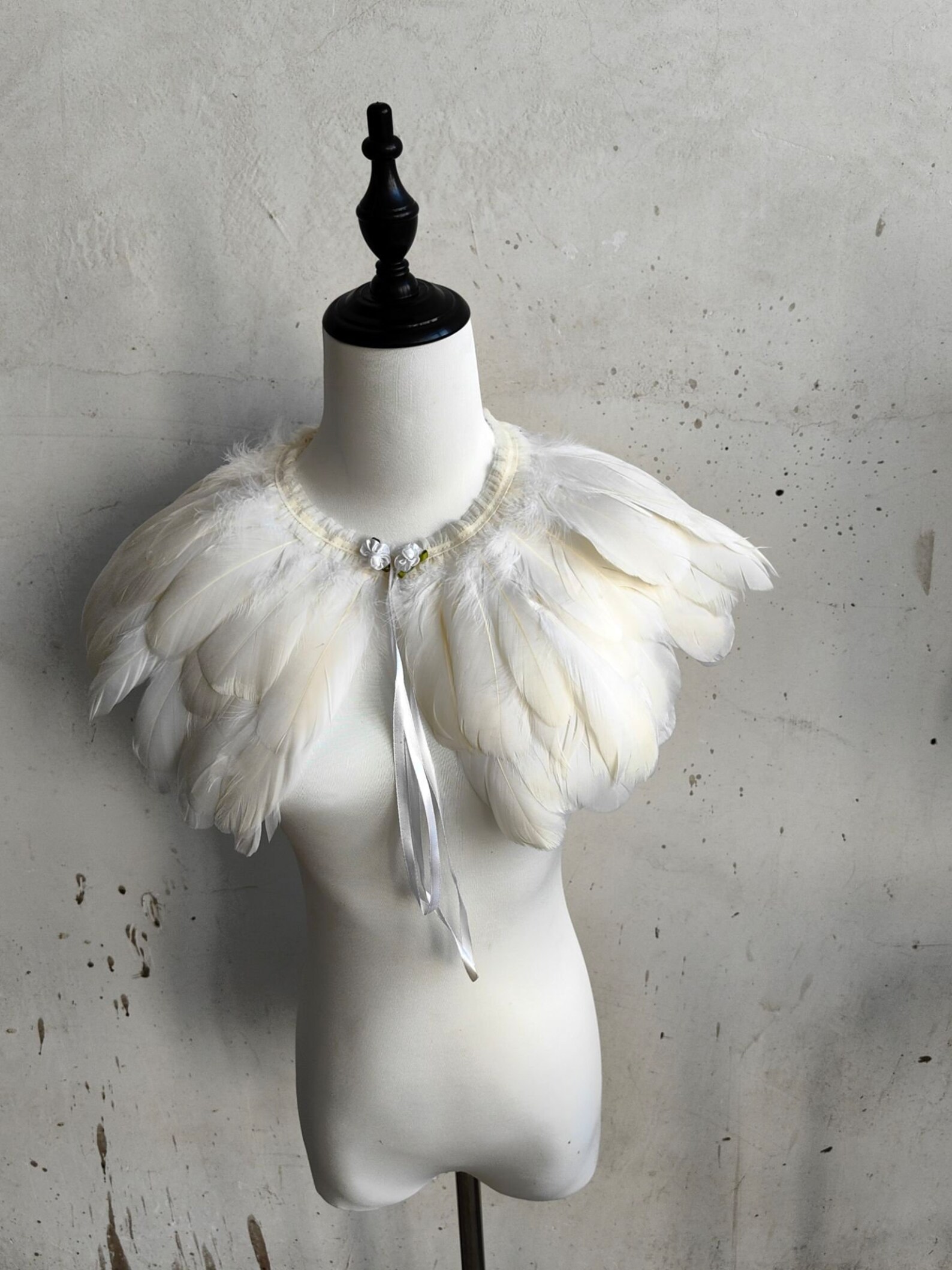 Deluxe White Feather Collar or Cape, Fantasy Feather Collar for Events ...