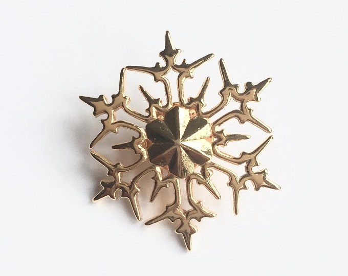 Gold Tone Snowflake Lapel Pin Designer Signed JJ Vintage 1970s 1980s ...