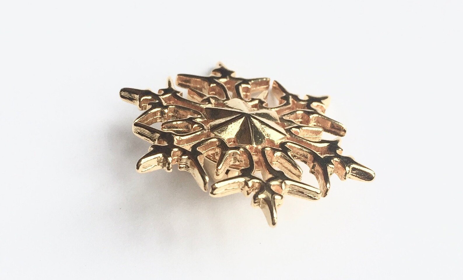 Gold Tone Snowflake Lapel Pin Designer Signed JJ Vintage 1970s - Etsy