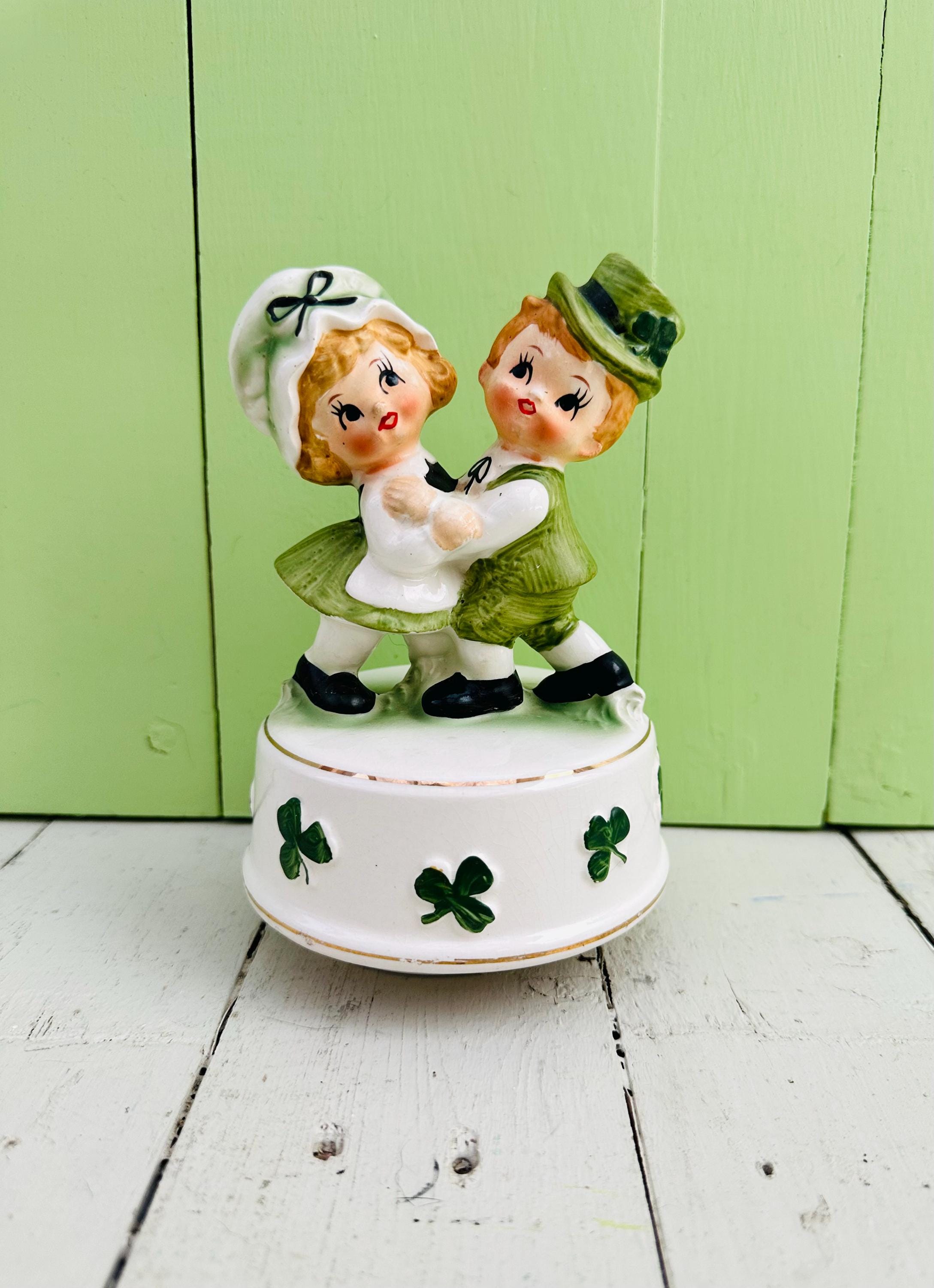 Vintage 1950s Irish Music Box Boy Girl Rotating Shamrocks St. Patrick's ...
