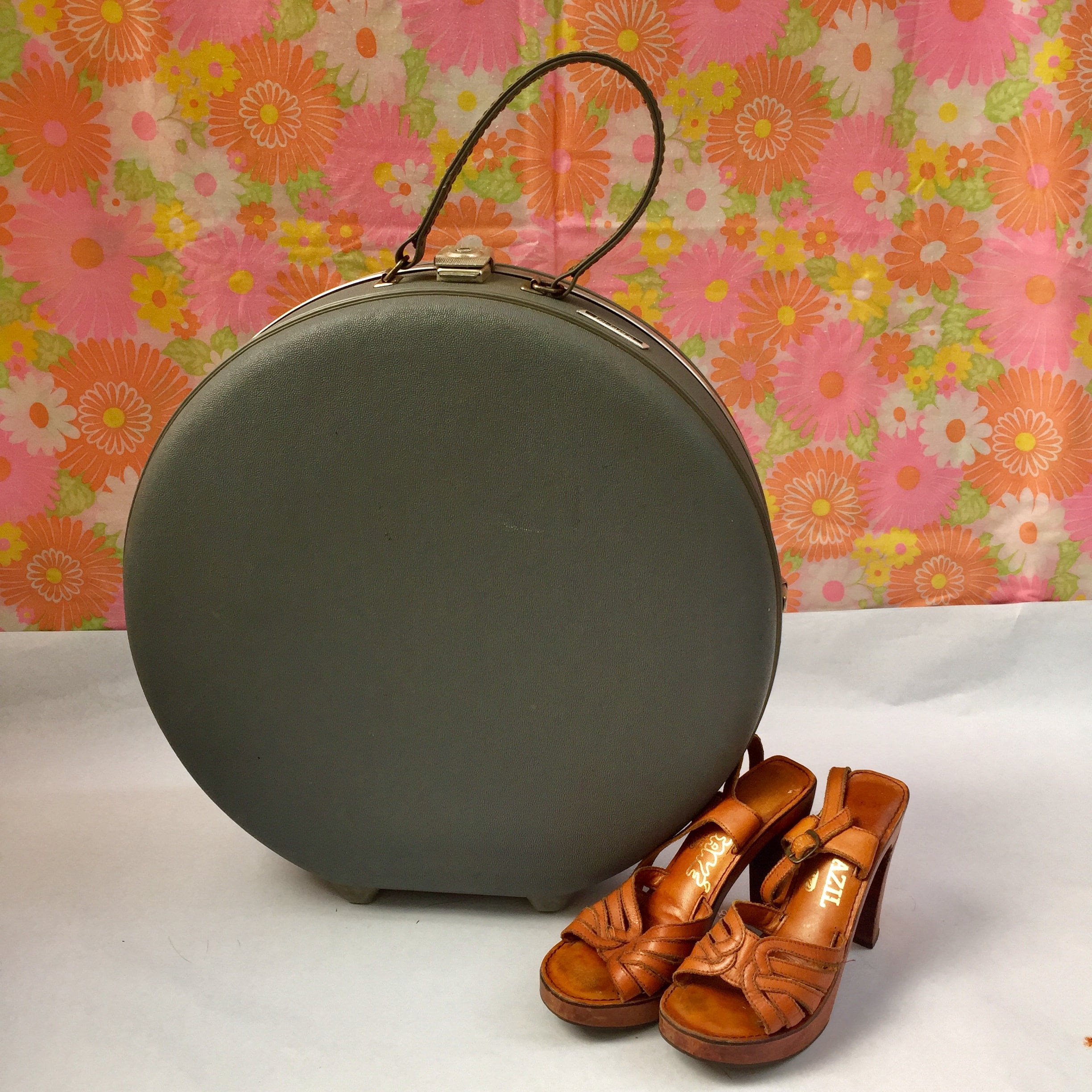 Vintage American Tourister Round Suitcase, Vintage Blue Round Suitcase ...