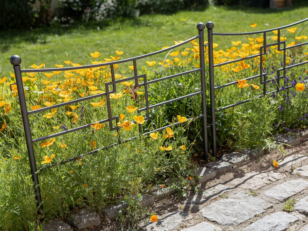 Right-angled Border Fencing Wrought Iron- 4 Interlocking 36" Sections ...