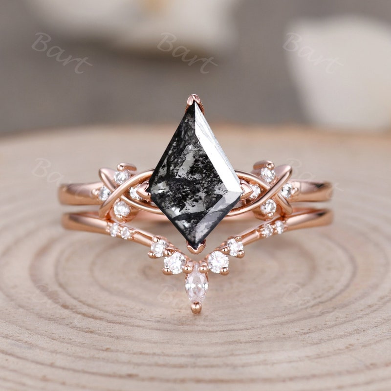 Edgy Ring - Etsy