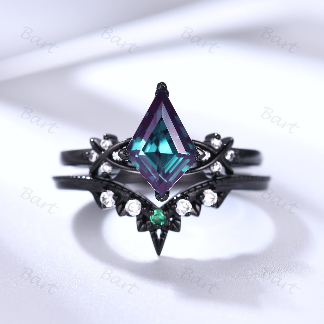 Gothic Kite Alexandrite Engagement Ring Set: Black Gold Bridal Jewelry ...