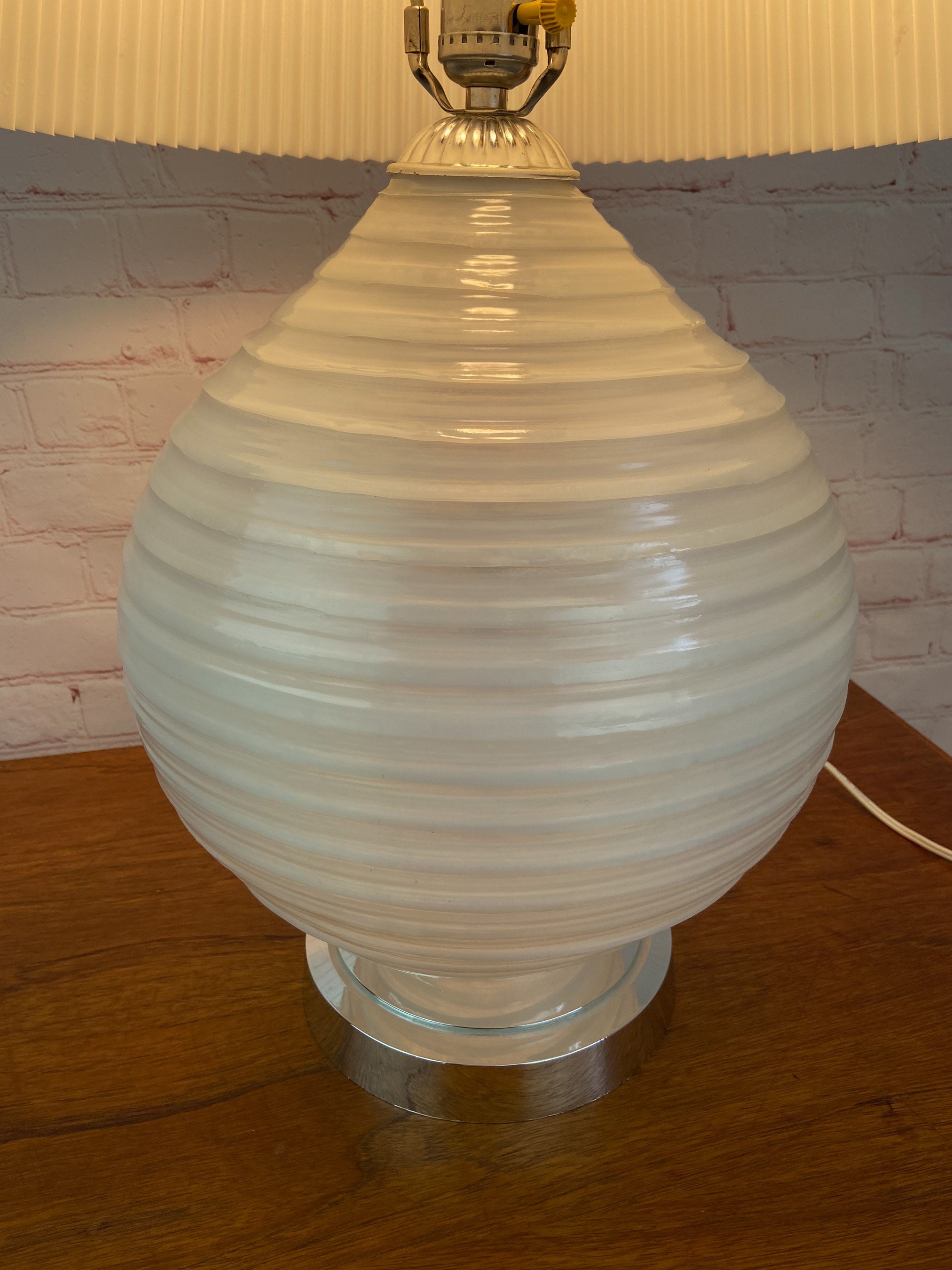 Gilbert Softlite Lamp Lucite Table Lamp White Plastic Table - Etsy.de