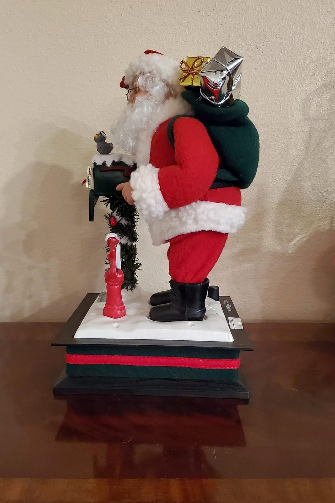 1995 Holiday Creations Santa Claus Mailbox Lighted North Pole Musical ...