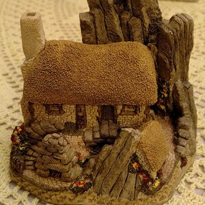 David Winter Crofter’s Village Collectible Figurine - Etsy