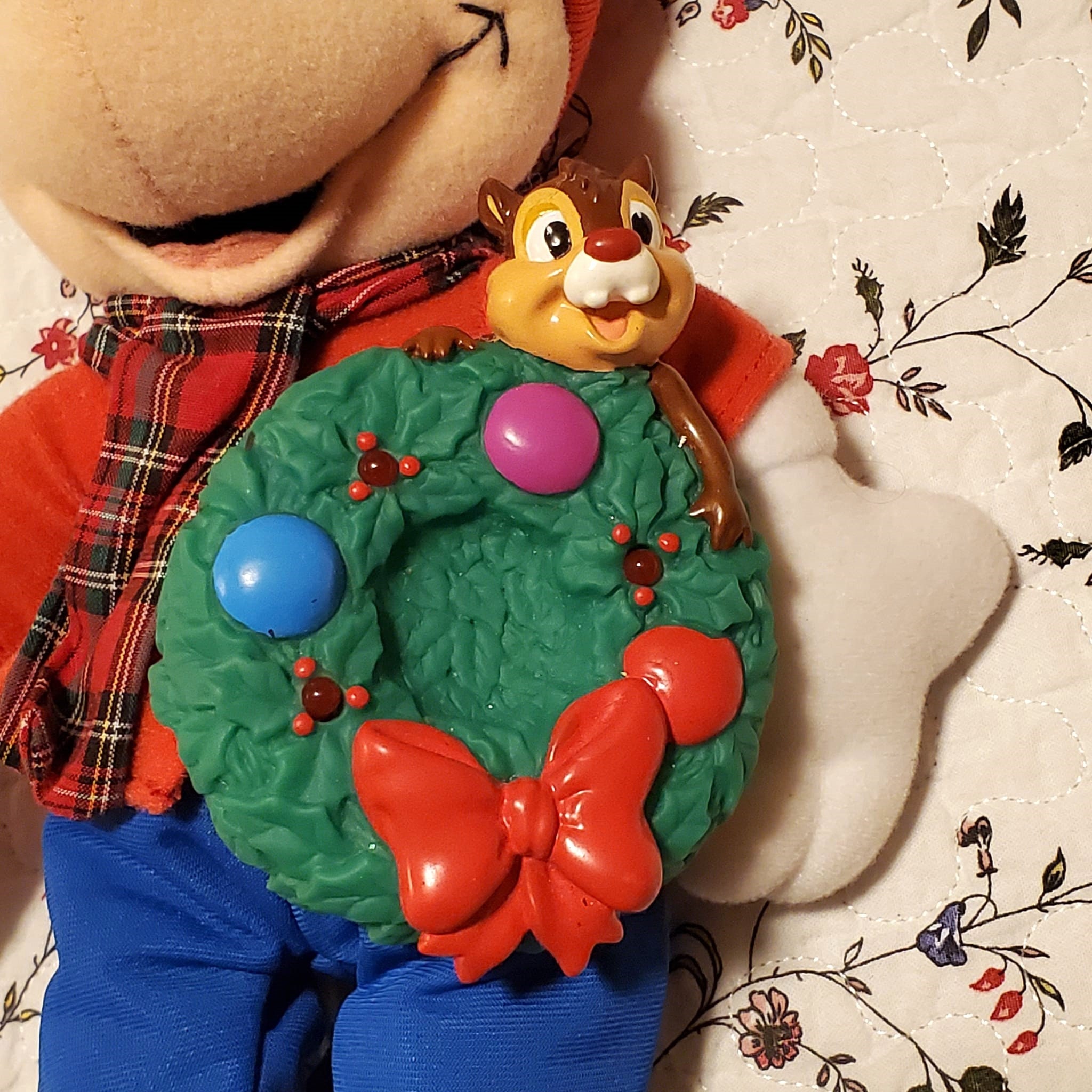 2001 Fisher Price Mattel Singing Mickey Mouse and Light up Wreath Doll ...