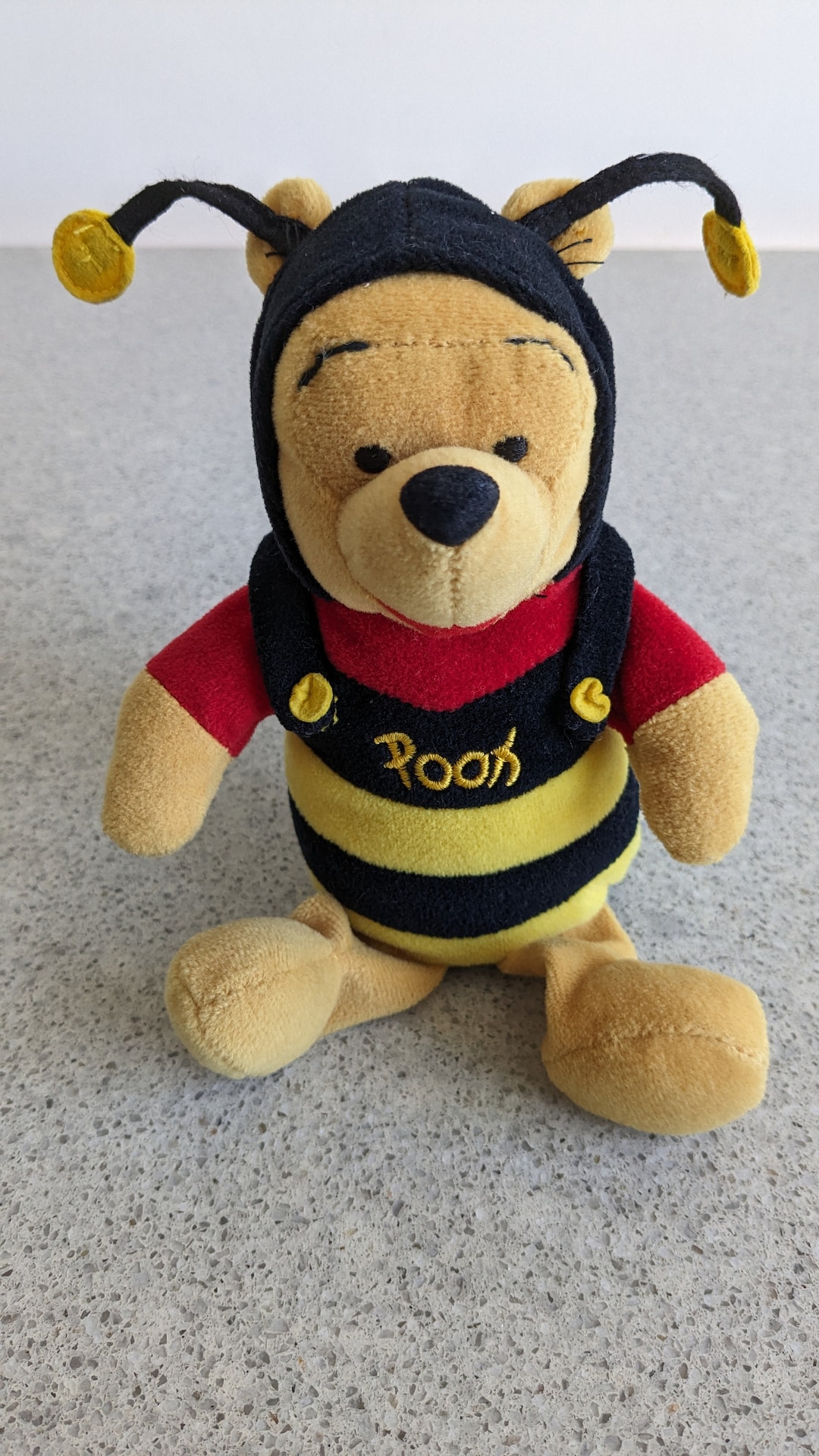 Sitting Winnie the Pooh Mini Bean Bag Bumble Bee/collectible Winnie the ...