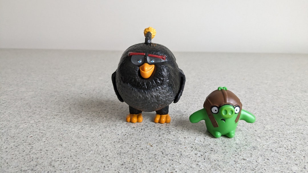 Collectible Set of 2 Angry Birds Plastic Actions Figures/ Set of 2 ...