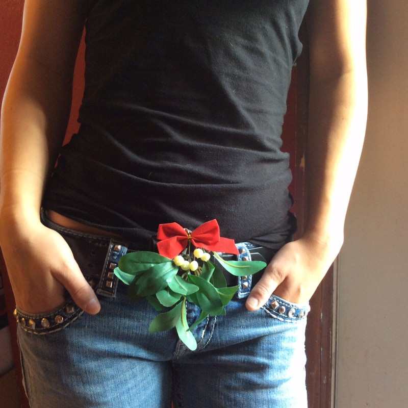 Mistletoe Belt Buckle - Etsy