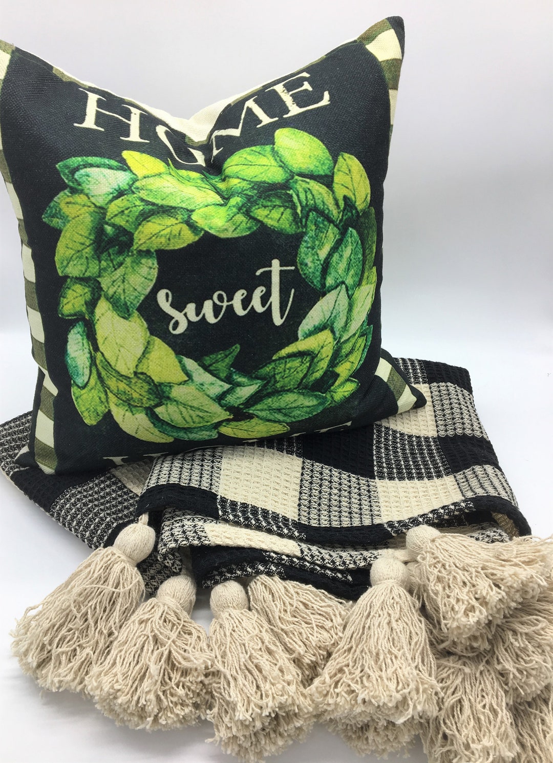 Rustic Tasseled Farmhouse Pillows - Home Sweet Home Design for Cozy ...