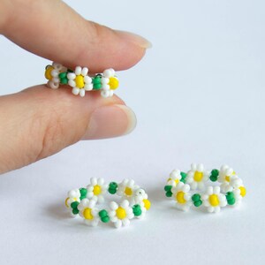 Daisy Chain Beaded Ring Tutorial, DIY Beadwork Jewelry, Easy Beginner ...