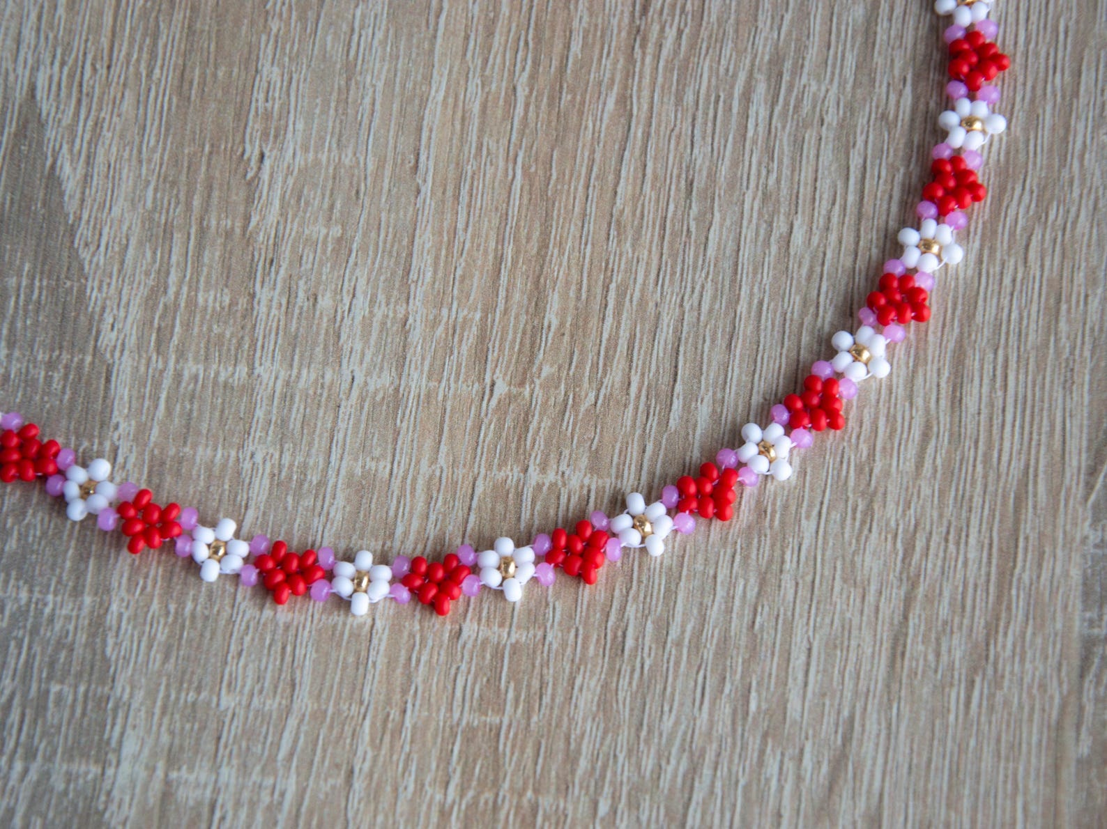Valentine's Heart Beading Tutorial, Seed Bead Hearts Daisy Chain Beaded ...