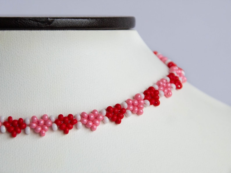 Valentine's Heart Beading Tutorial, Seed Bead Hearts Daisy Chain Beaded ...