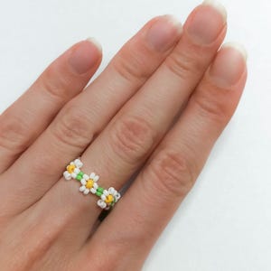 Daisy Chain Beaded Ring Tutorial, DIY Beadwork Jewelry, Easy Beginner ...