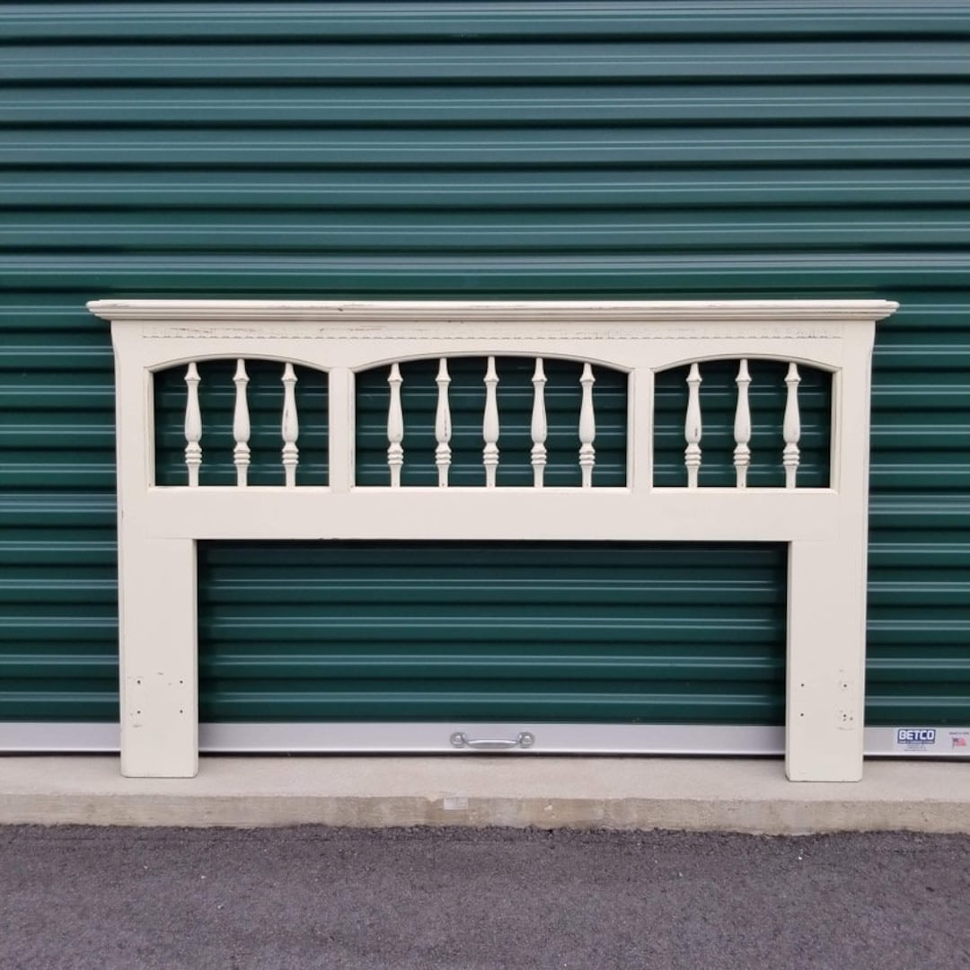 Ethan Allen off White Distressed Farmhouse Full or Queen Size Spindle ...