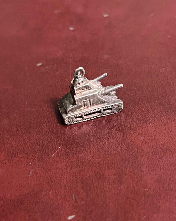 Rare large vintage WWII era military tank sterling si… - Gem