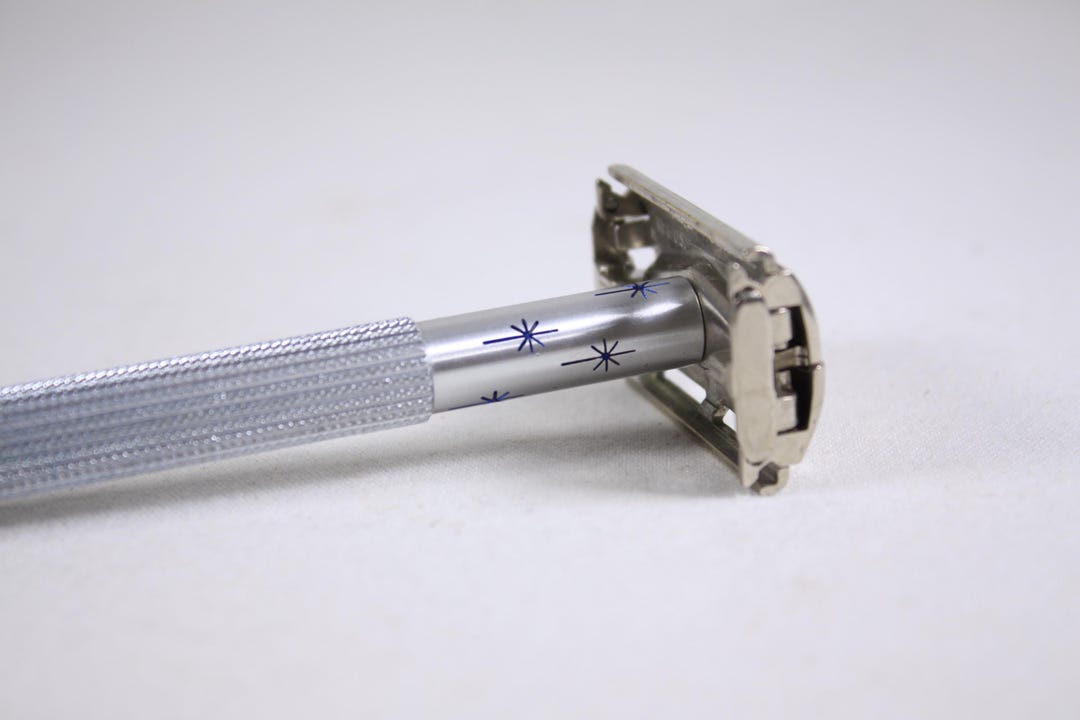 Vintage 1960s Lady Gillette Blue Star Burst Double Edge Safety Razor M ...