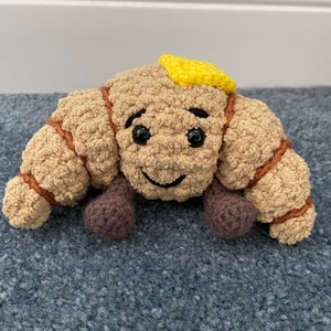 Croissant Amigurumi Crochet Pattern - Etsy