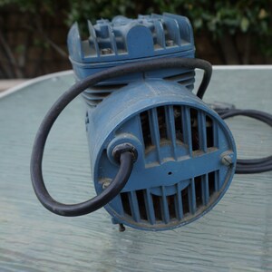 Vintage Thomas Industries Sprayit Oiless Diaphragm Compressor Model ...