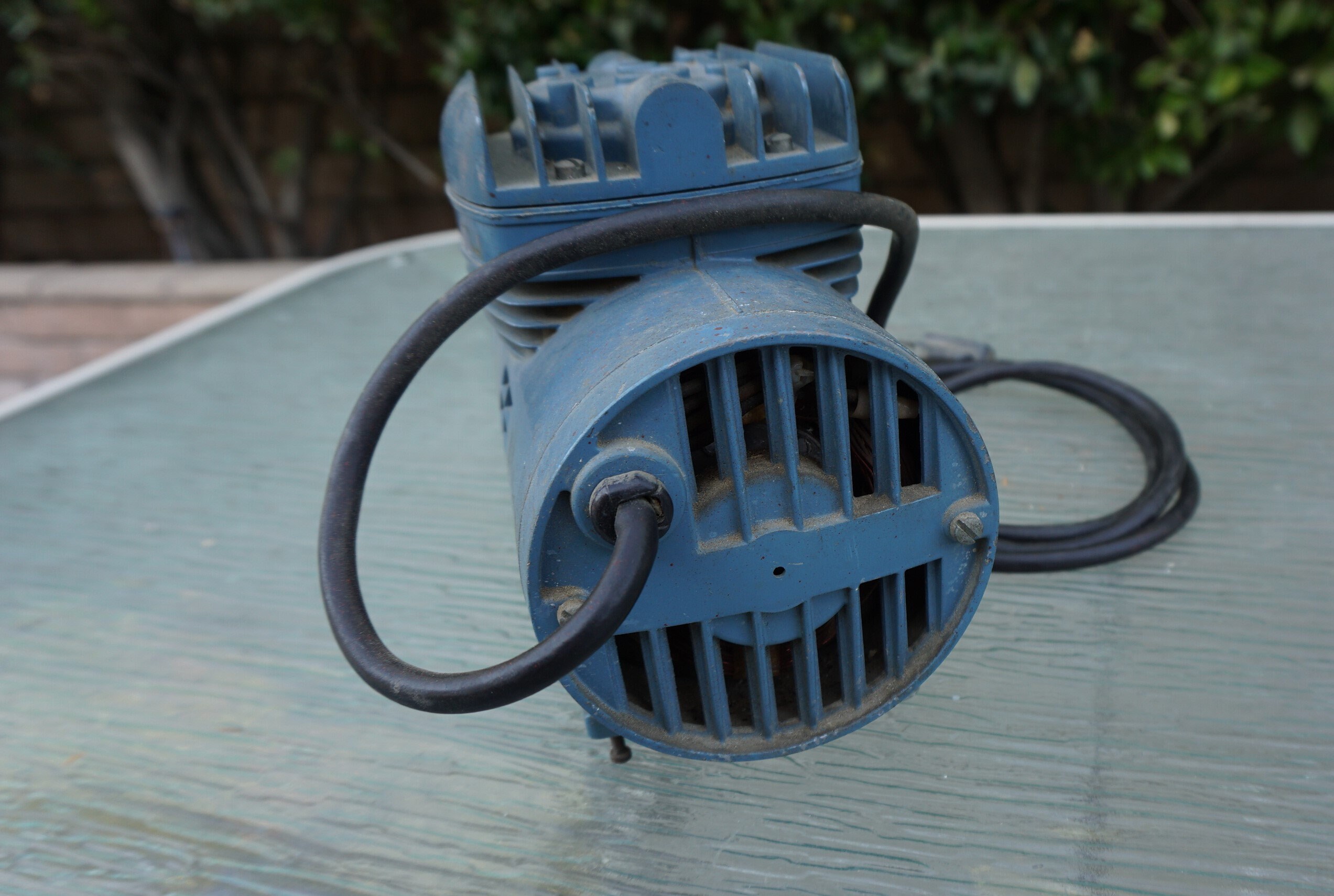 Vintage Thomas Industries Sprayit Oiless Diaphragm Compressor Model ...