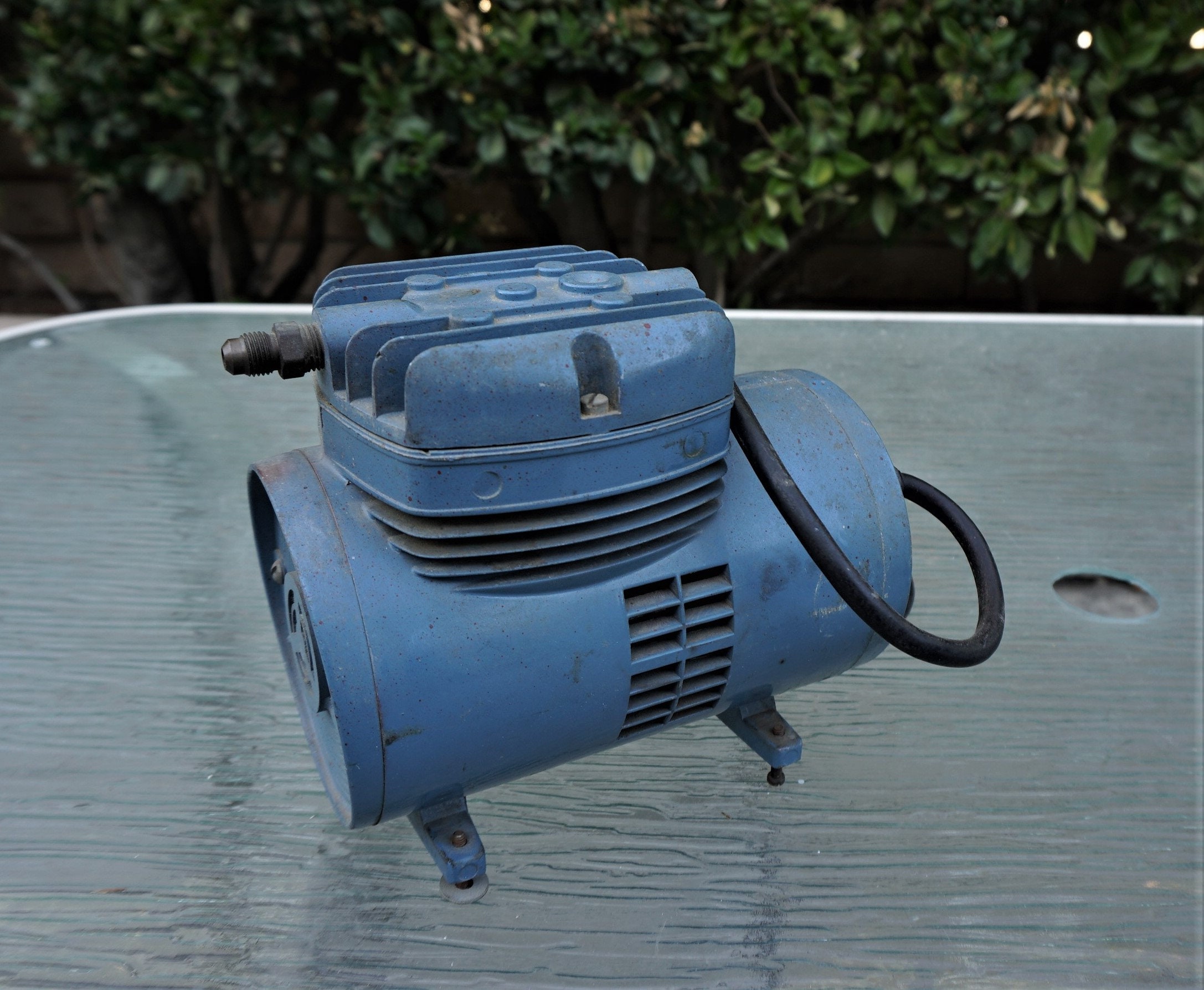 Vintage Thomas Industries Sprayit Oiless Diaphragm Compressor Model ...