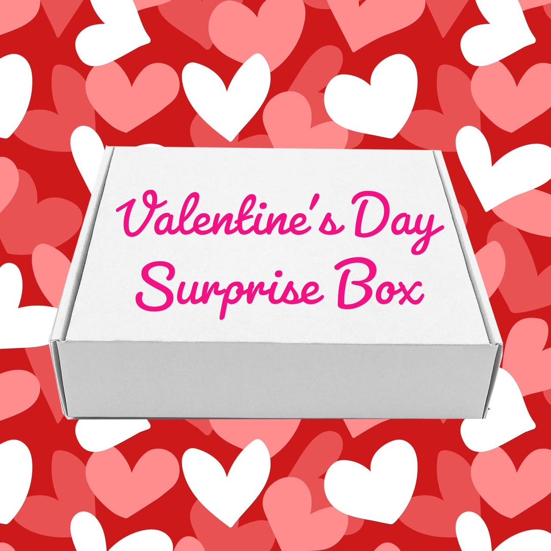 Valentine's Day Surprise Box: Gift Set With Wish Bracelet & Bath Bomb ...
