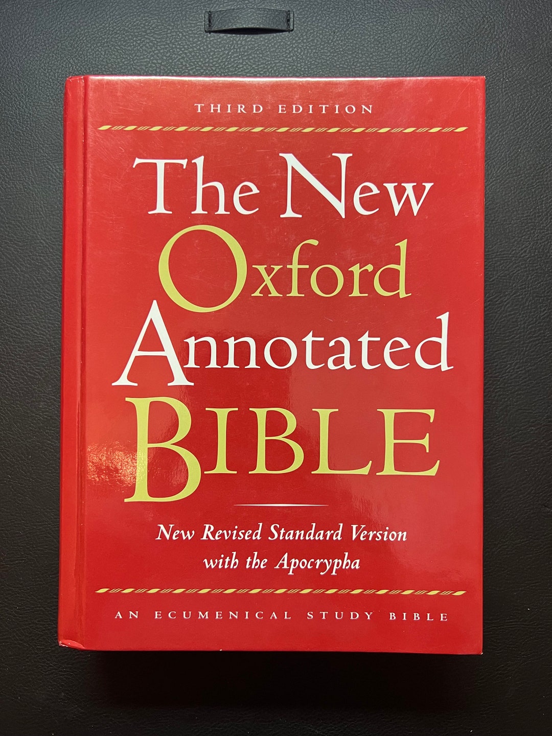 The New Oxford Annotated Bible With the Apocrypha - Revised Standard ...