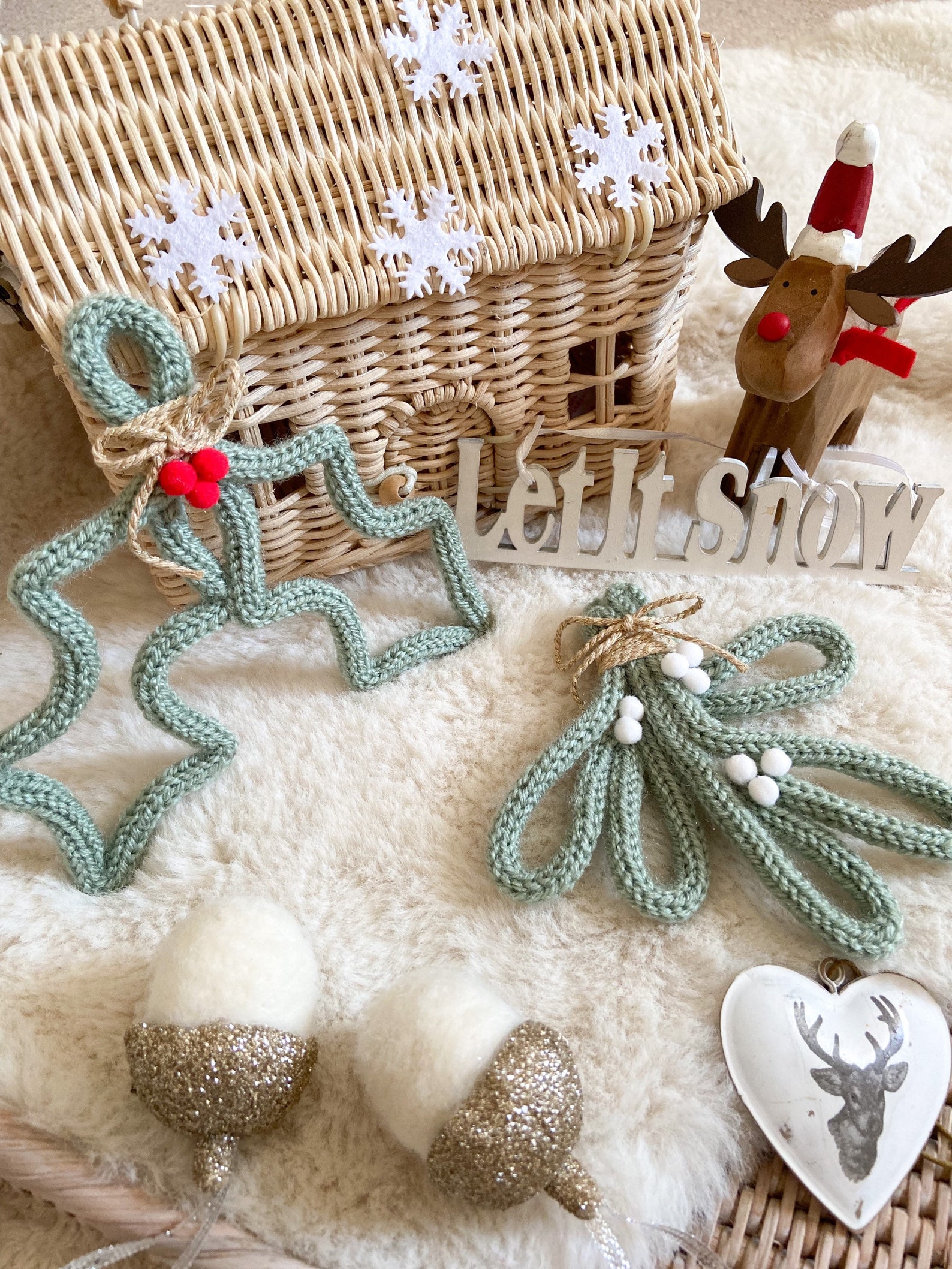 Knitted Holly & Mistletoe - Etsy UK