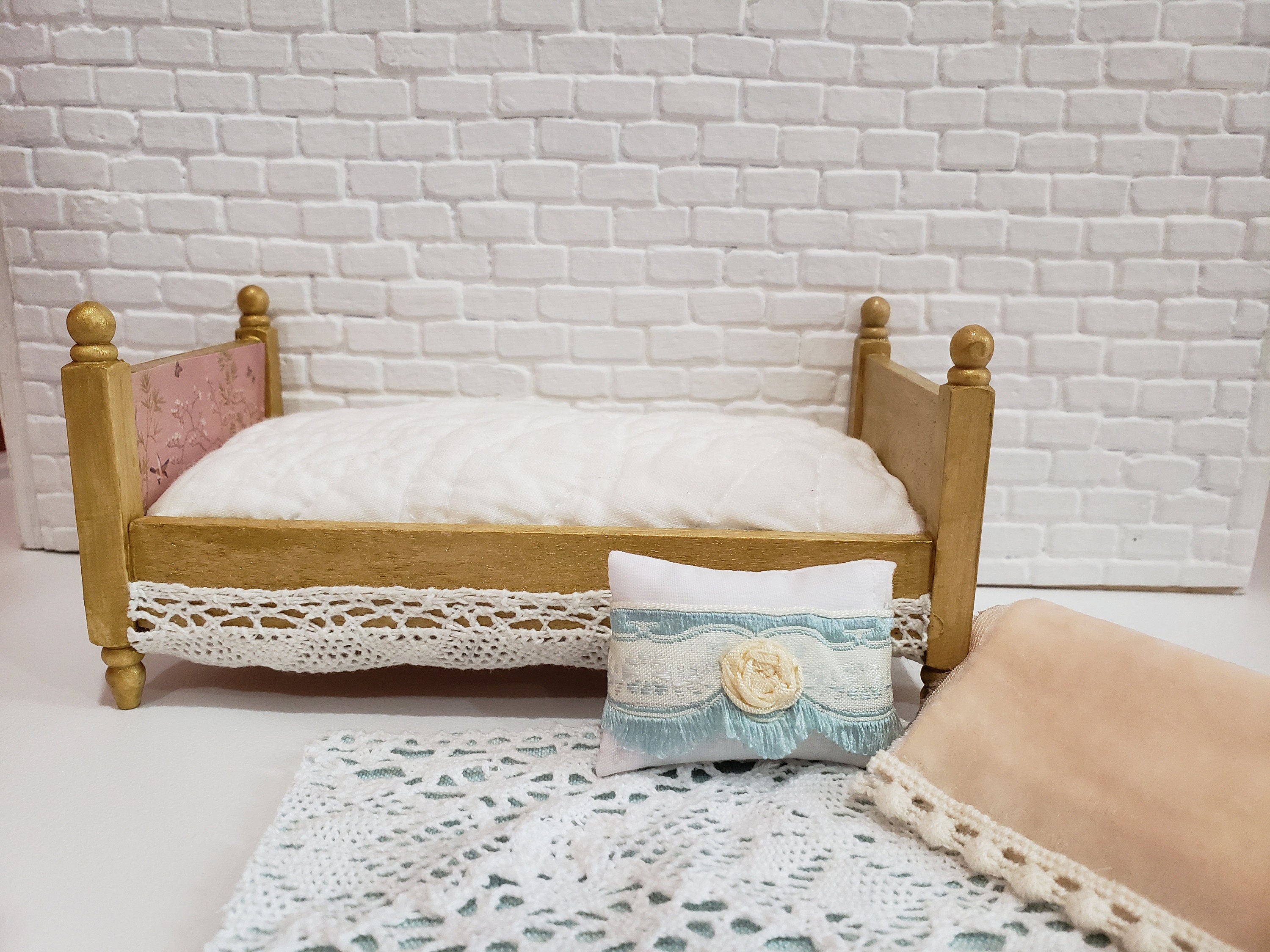 Dollhouse miniature bed and bedding twin size 1/12 scale | Etsy