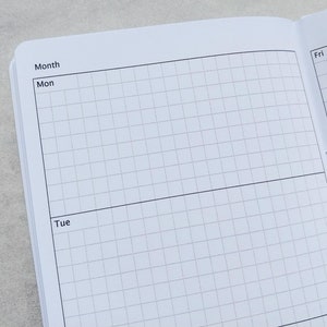 Undated Weekly Calendar With Notes Section on 2 Pages Notebook in TN ...