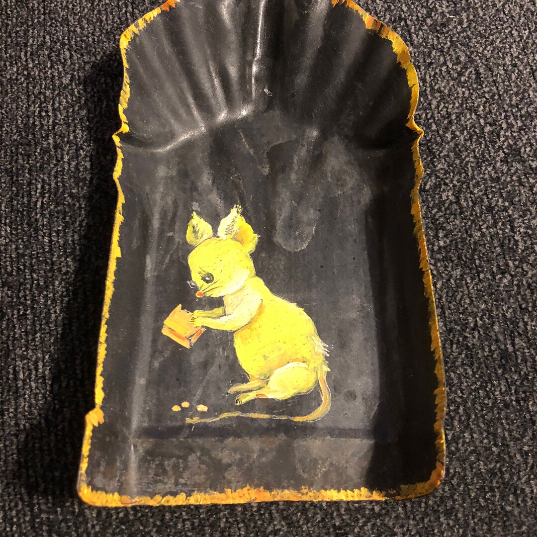 Hand Painted Coal Shovel Mouse With Cheese Vintage - Etsy