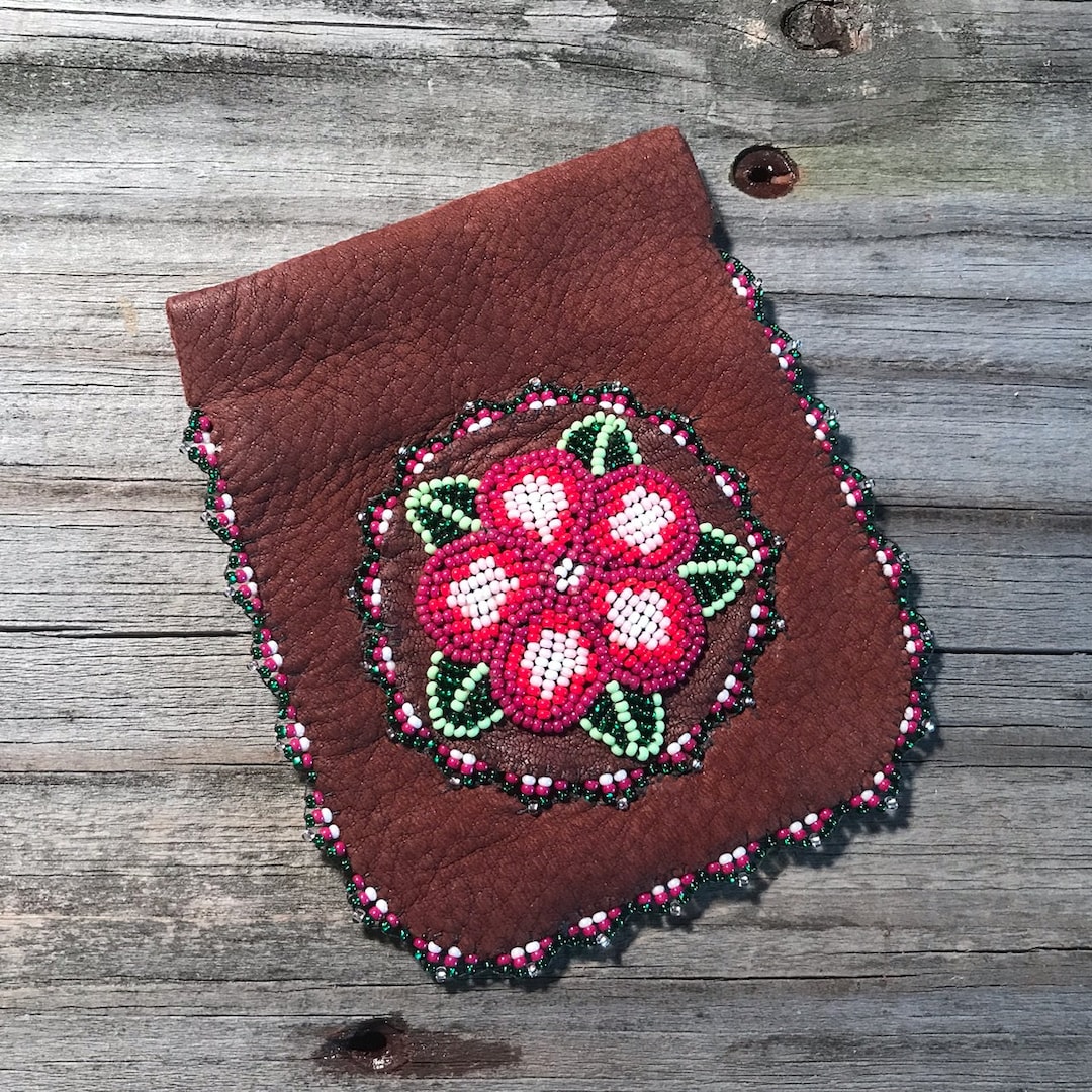 Native American Beaded Deerhide Leather Pouch Beaded Coin Change Pouch ...