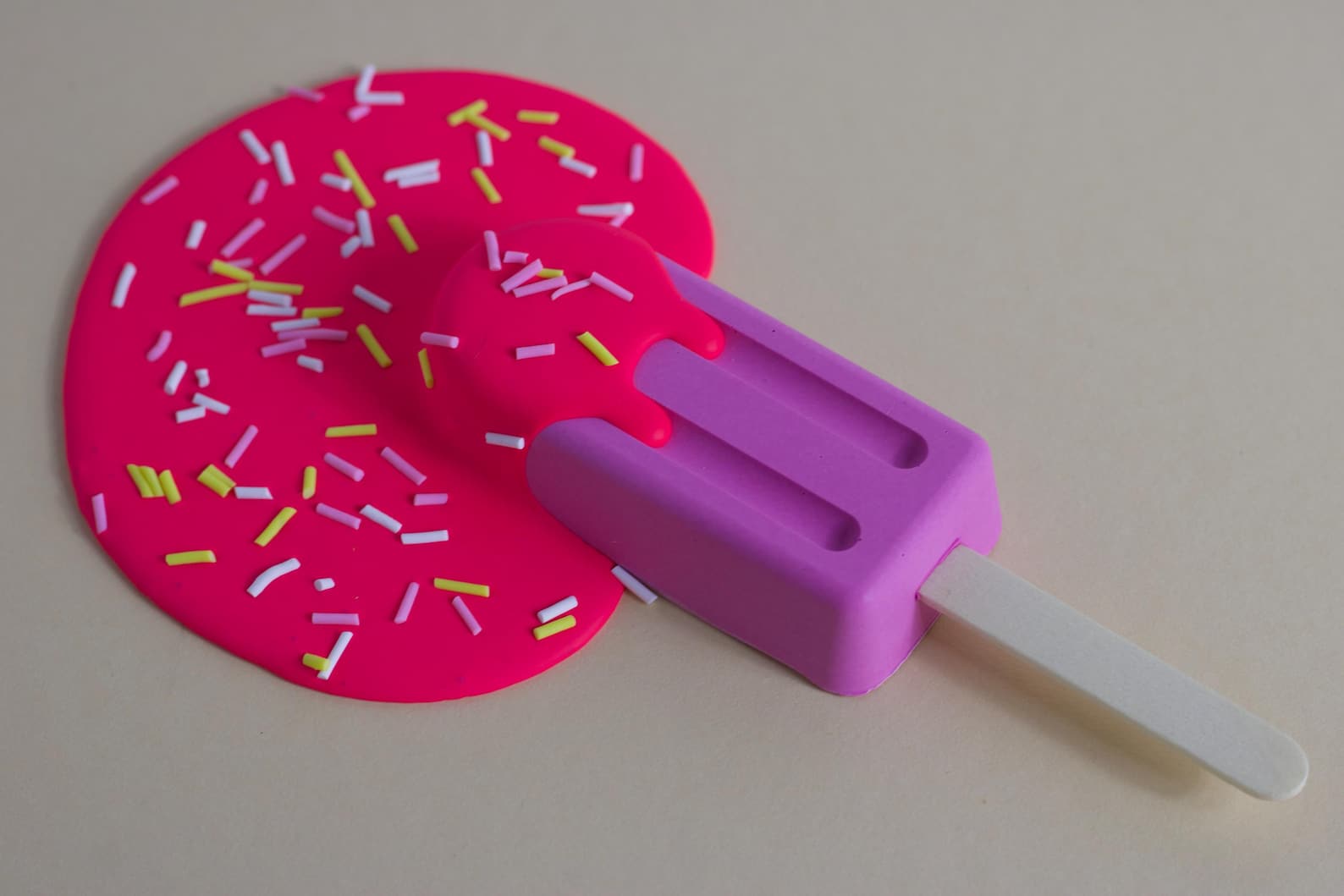 1 X FAKE 'melted' Ice Cream Replica Display Food Ijsje Wand Deco Gifte ...