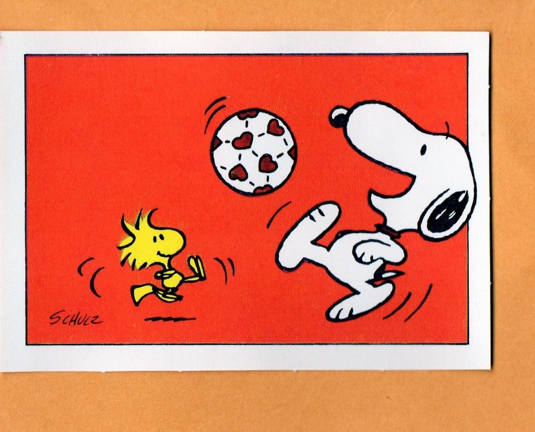 Vintage Peanuts Card SNOOPY & WOODSTOCK Play SOCCER Hearts on Ball I ...