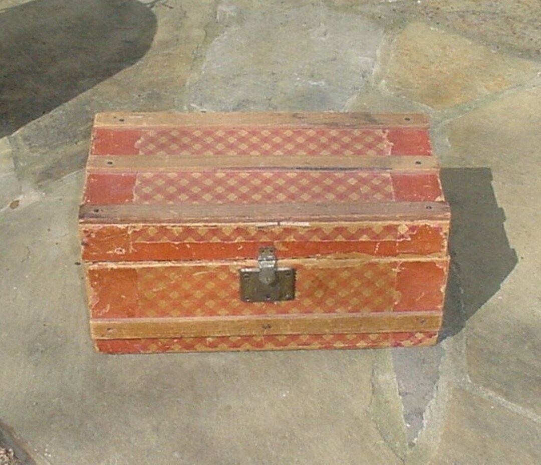 Vintage WOODEN DOLL TRUNK W Aged Chippy Gingham Paper, Primitive Shabby ...
