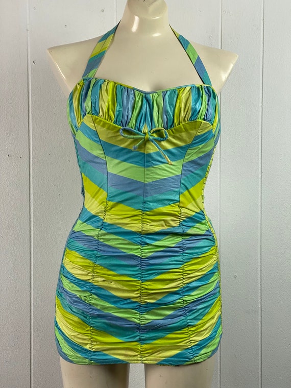 Vintage Swimsuit 1950s Bathing Suit Pin Up Swimwear… Gem