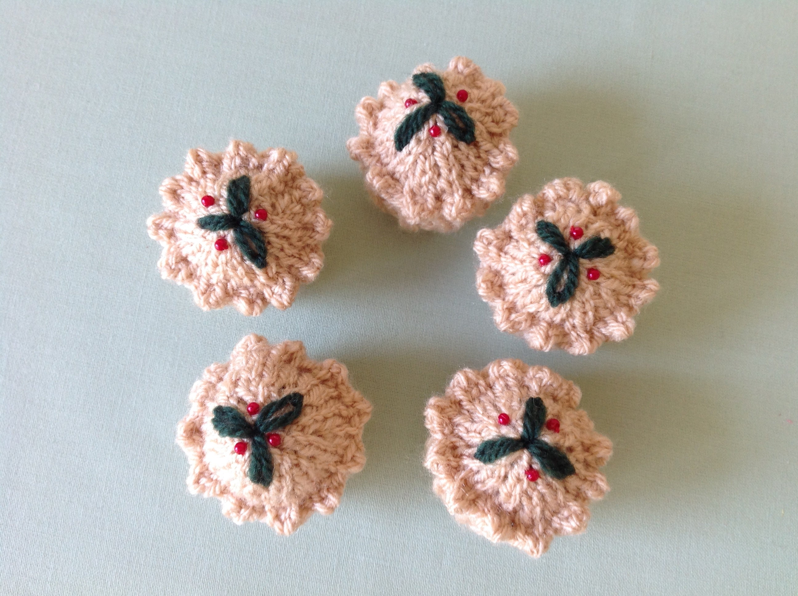 A Knitting Pattern PDF for a Mince Pie to Cover a Ferrero - Etsy Canada