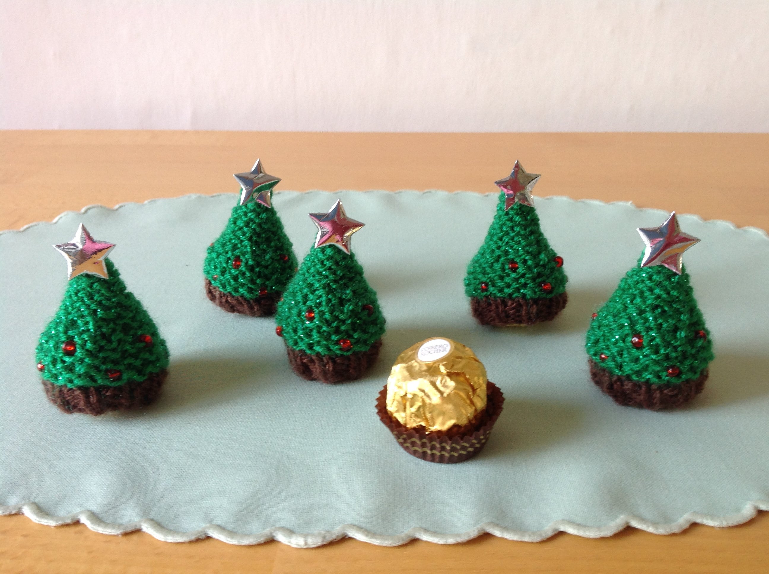 Knitted Christmas Tree Ferrero Rocher Cover, Gold or Silver Star - Etsy UK