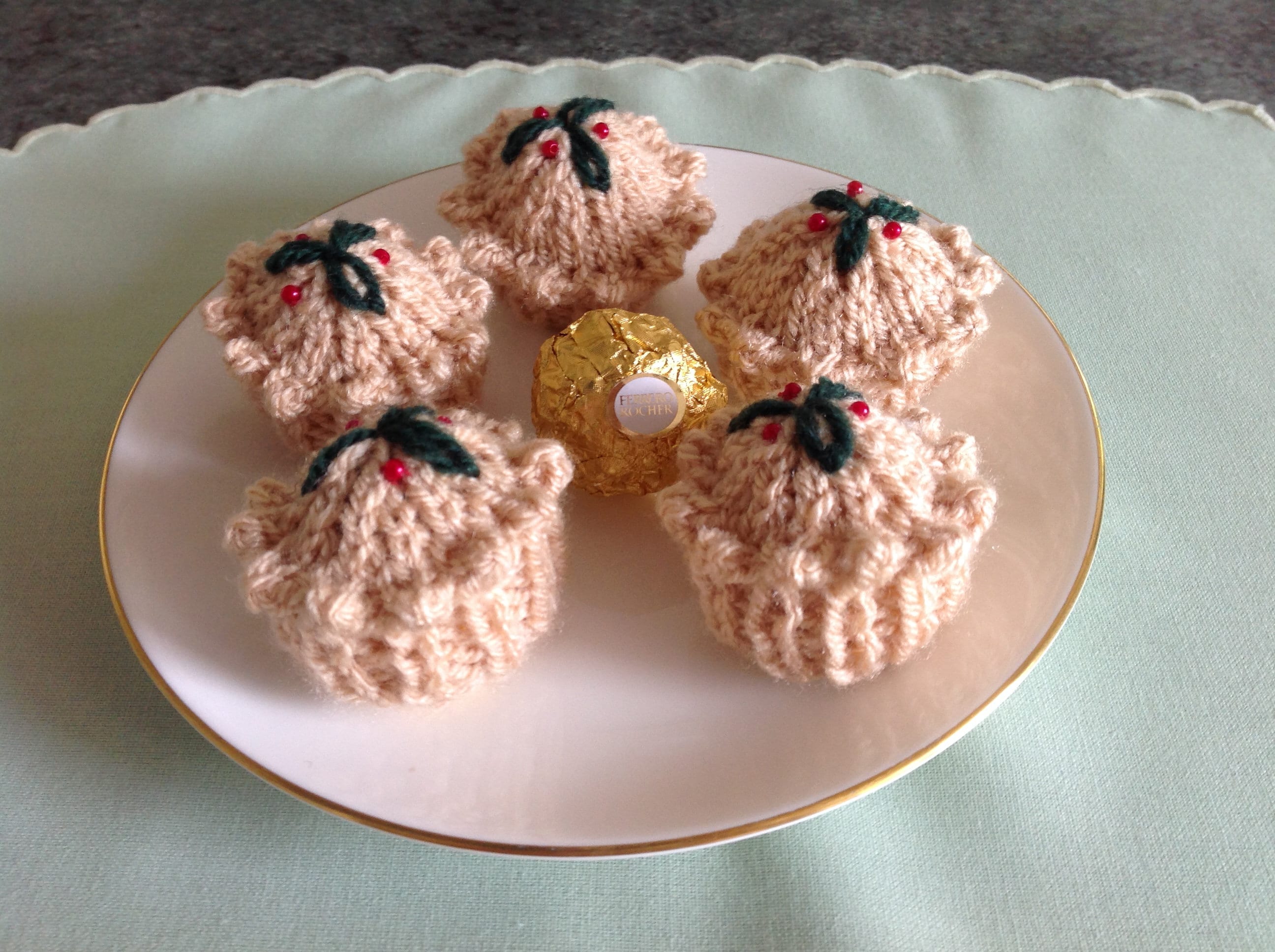 A Knitting Pattern PDF for a Mince Pie to Cover a Ferrero - Etsy Canada