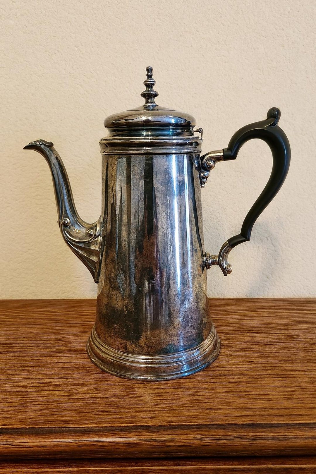 Oneida Coffee Pot, Silver Plate, Black Bakelite Handle, USA, 10.25" T ...