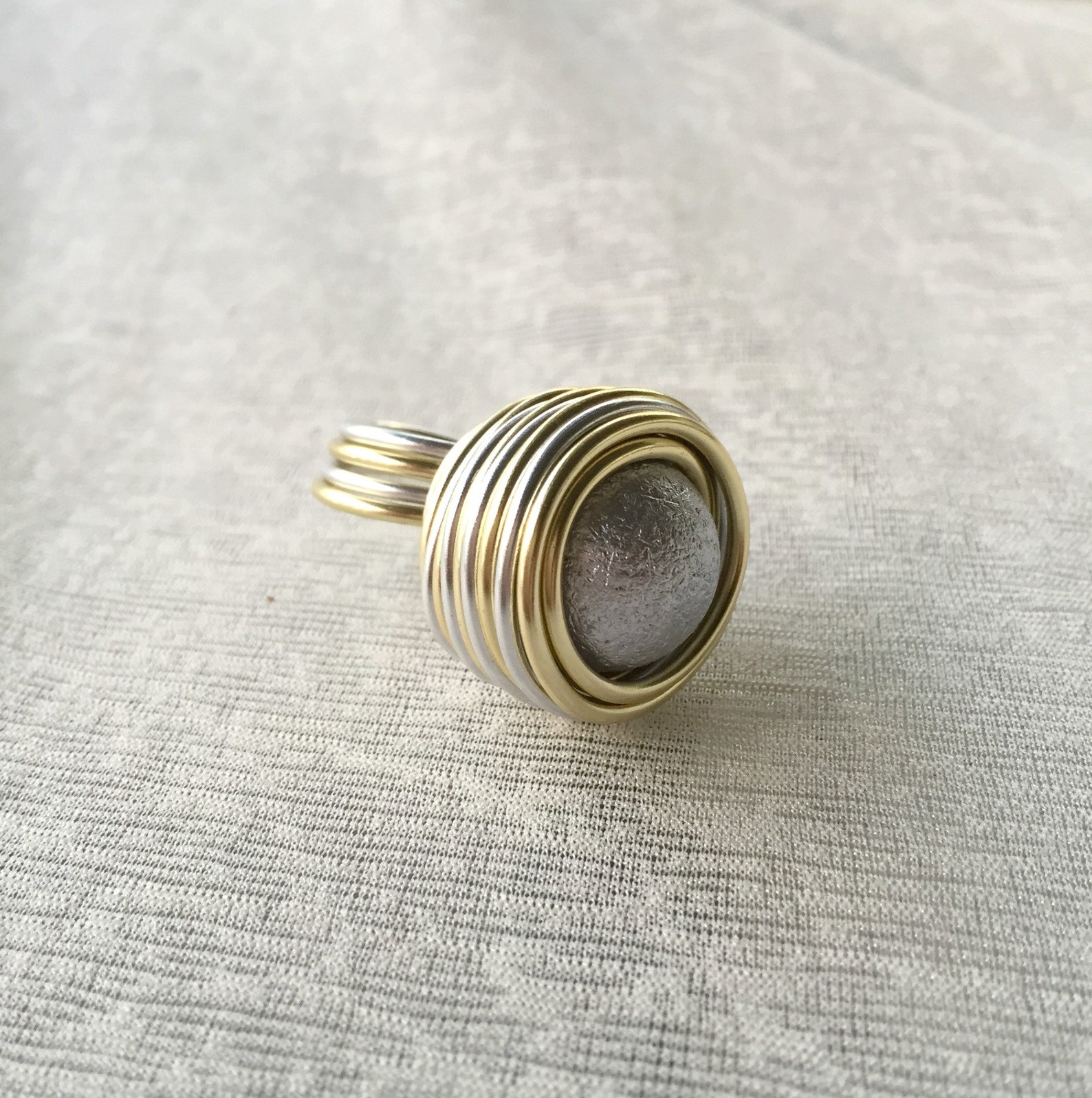 Big Wire Spiral Acrylic Vintage Finger Ring, Simulated Pearl Ring, Size ...
